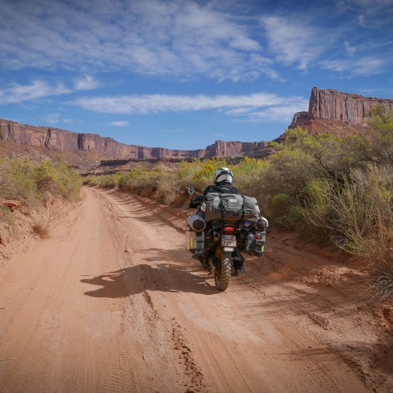 The White Rim Road, the epic 100 miles through the desert in Utah ...